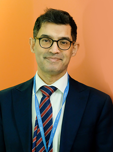 About/Mr Faisal Ahmed FRCOphth - London Eye Surgeon